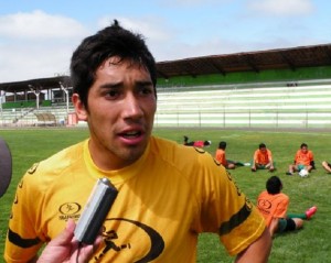 El abrazo de Maipú: Golazos de Diego Cuellar dan el triunfo a Ovalle | Ovalle Hoy